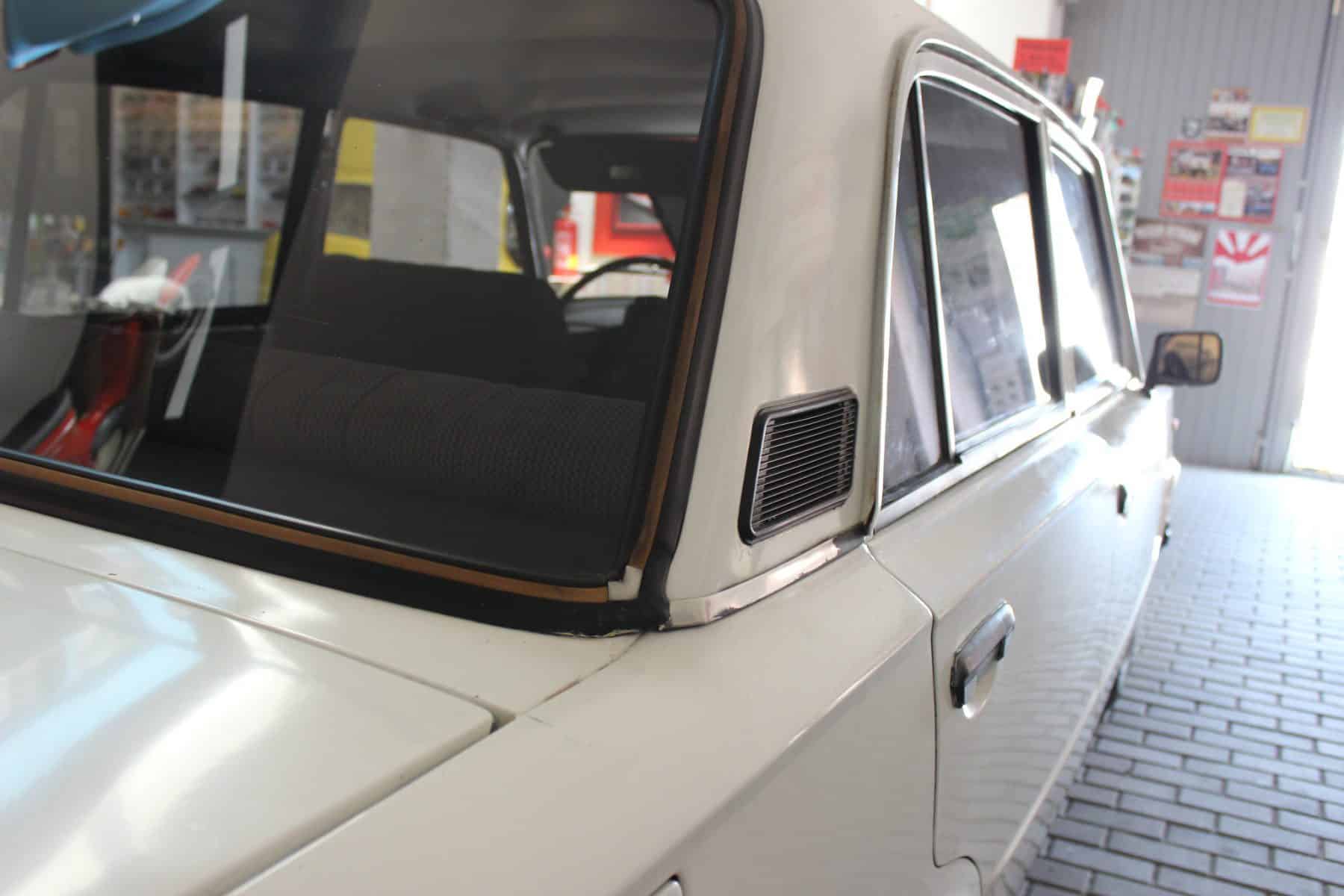 Ever heard of the Fiat 124s Indian brother? Here we have the Premier ...