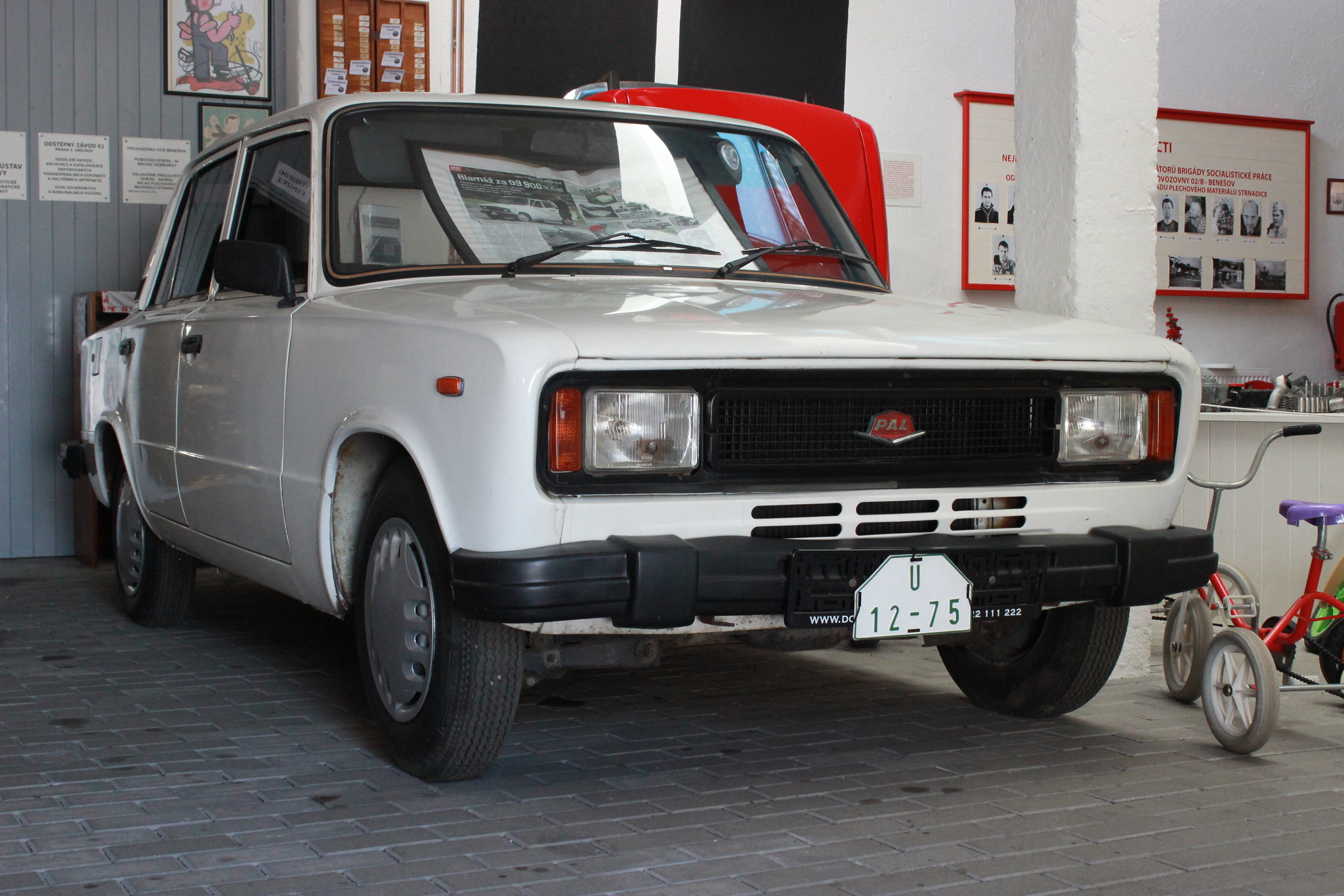 Ever heard of the Fiat 124s Indian brother? Here we have the Premier ...