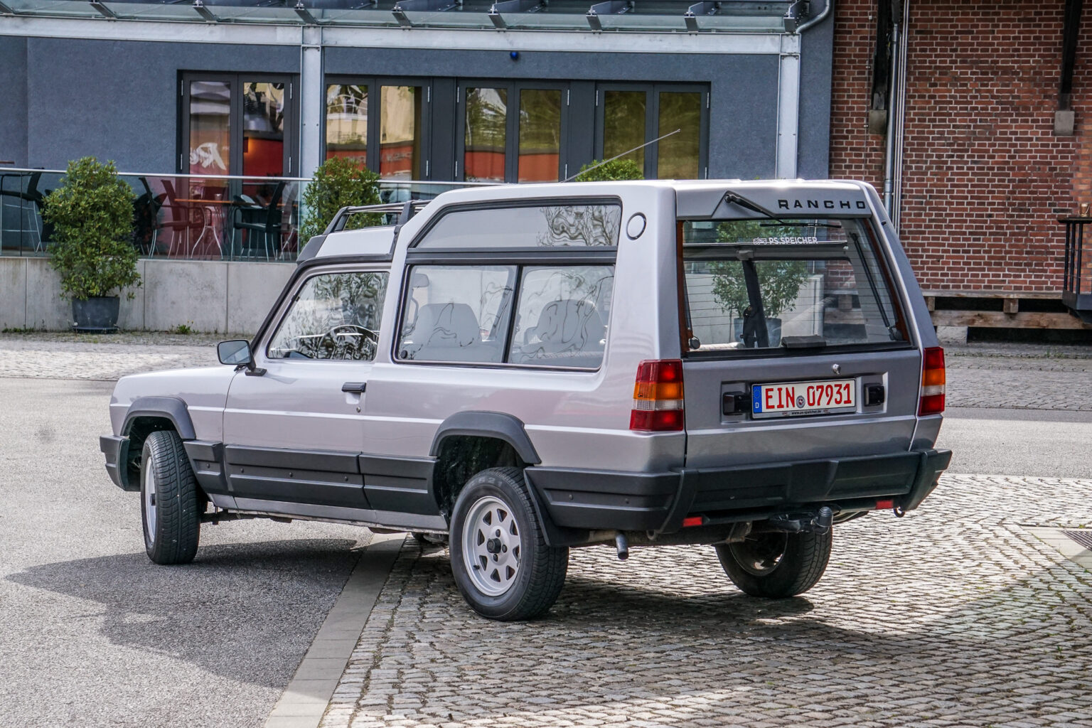 Before all was SUV, there was the utterly cool Matra Rancho - petrolpunx